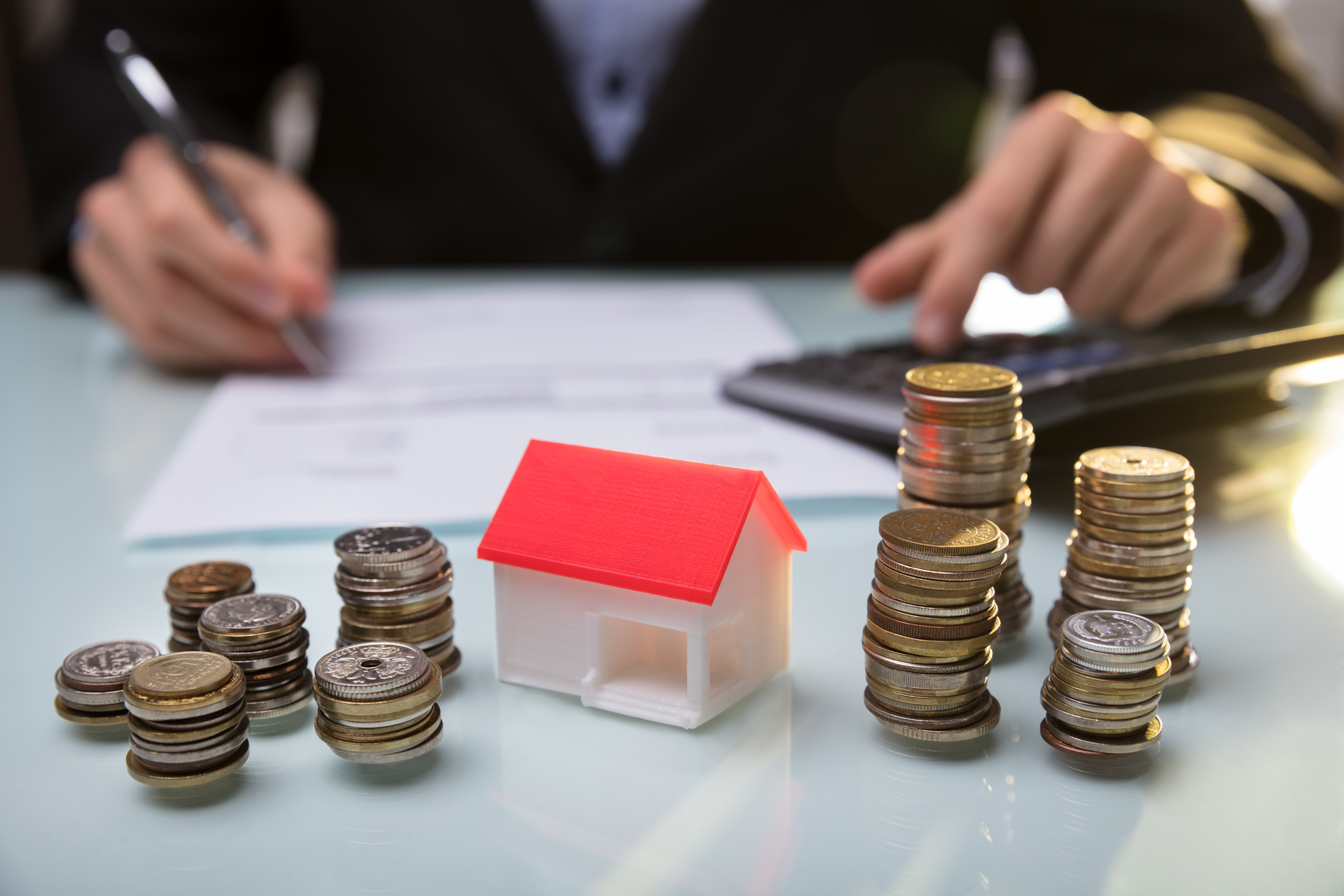 How to Save Money on Rent and Other Apartment Expenses