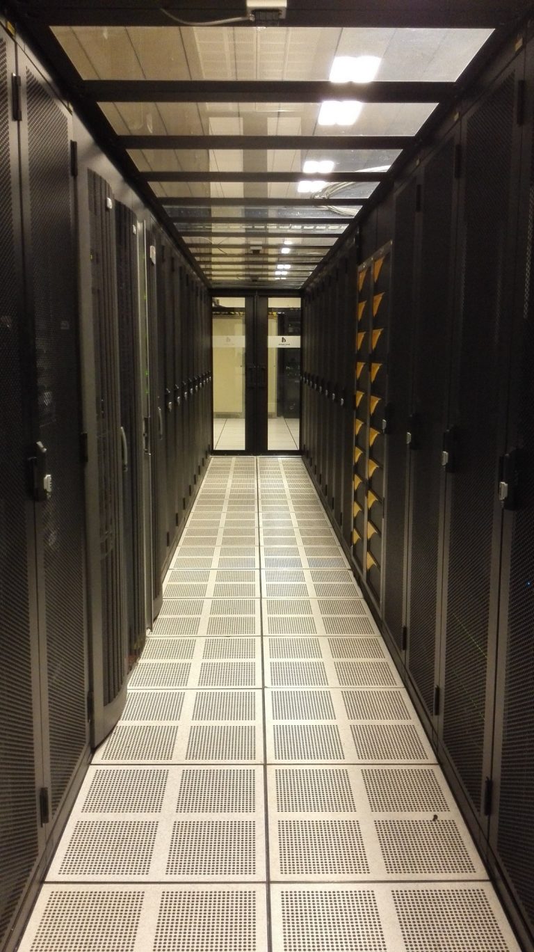 Data Center vs. Server Room: Which is Right for Your Business?
