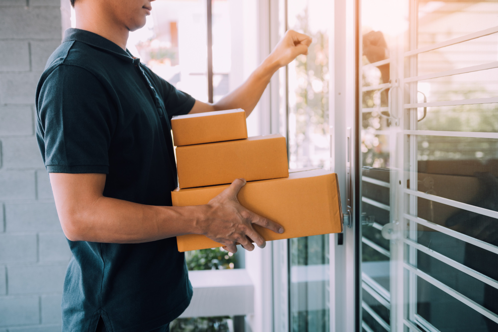 How to Find and Choose the Best Courier Service for Your Business