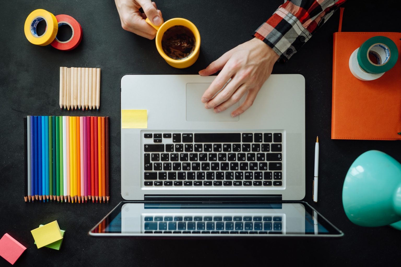 5 Reasons Why You Should Always Clean Your Desk