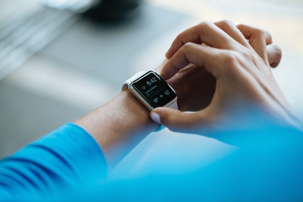 How Do Smart Watches Work? A Detailed Guide