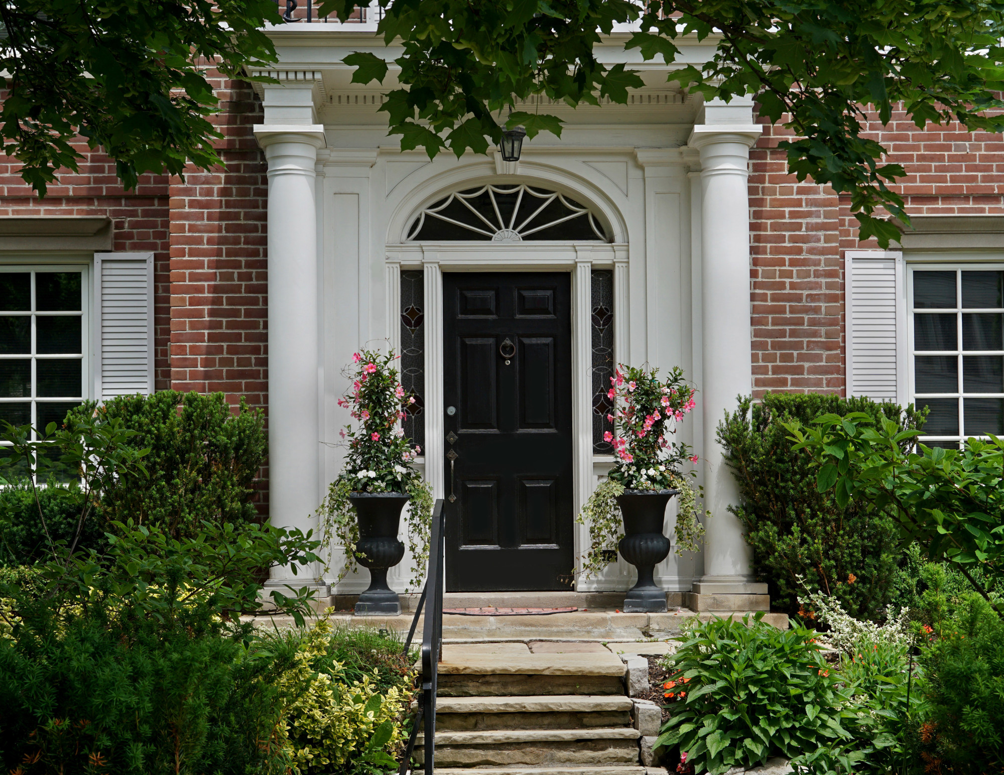 3 Reasons You Should Upgrade Your Front Entrance Door